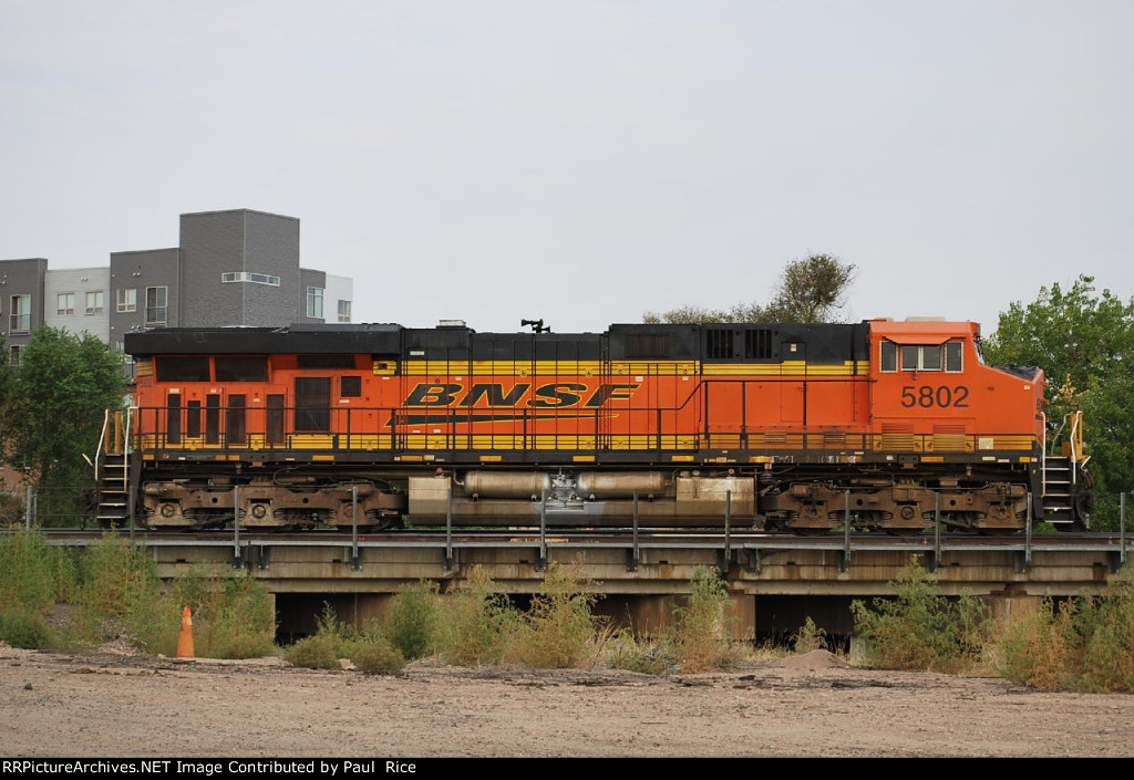 BNSF 5802